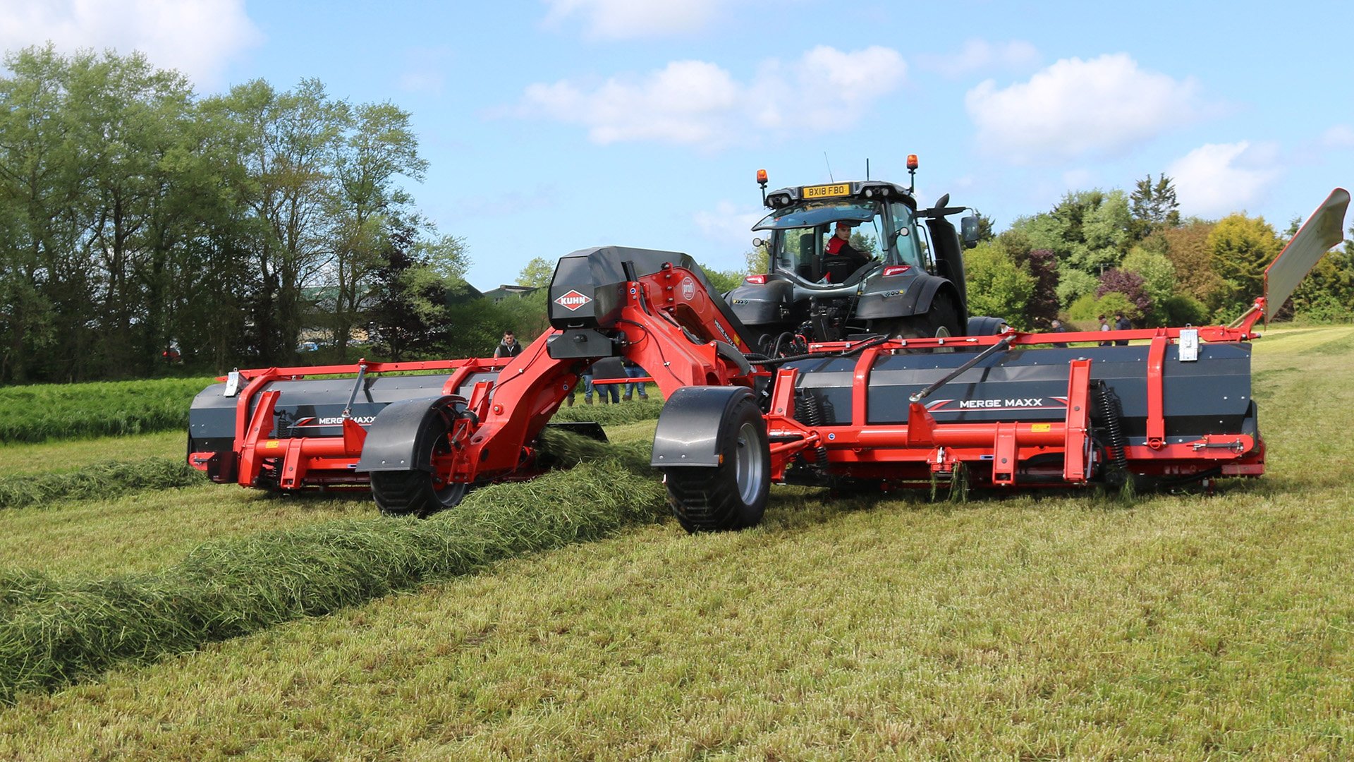 Kuhn Merge Maxx 950 belt merger rake review | Autotrader